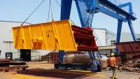 China Multi Deck Vibrating Screen Crusher Feeder For Mining Quarry Equipment for sale
