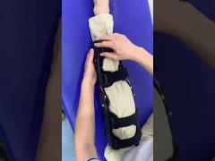 Après traitement du genou par un médecin Telescopic Support de l‘éponge de paille recouverte