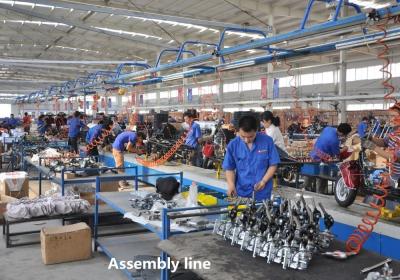 China Triciclo de carregamento pesado da gasolina do motor 1.5m*1.2m de Loncin 150CC à venda
