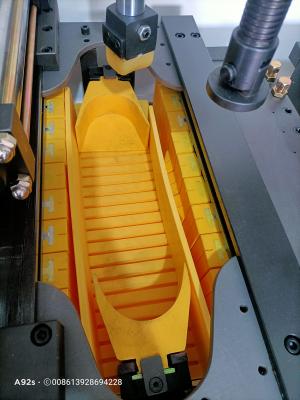 Cina Macchina idraulica per la pressione della suola delle scarpe Macchina di attacco delle scarpe da ginnastica Compatta ad alta precisione in vendita