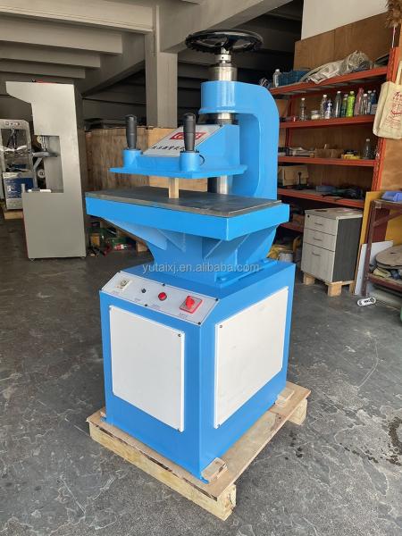 Quality 760*670*1560mm Hydraulic Clicker Press Machine Shoe Fabric And Leather for sale