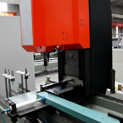 Cina Macchine per finestre usate fabbrica di attrezzature per finestre macchina di fresatura per finestre in alluminio macchina per la fabbricazione di porte per finestre in vendita