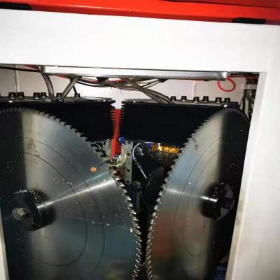 Cina 380V macchina per la fabbricazione di guardaroba Upvc macchina per la sega a doppia testa in vendita