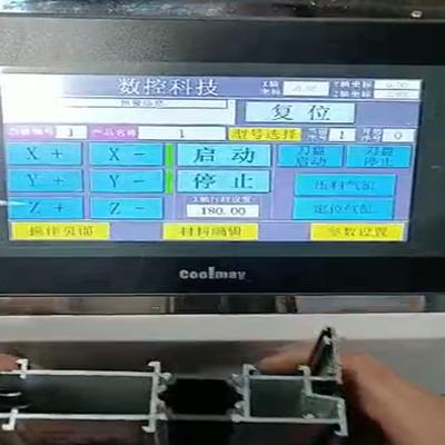 中国 CNC アルミ端フレーシング機械 アルミ窓ドア機械 統合 販売のため