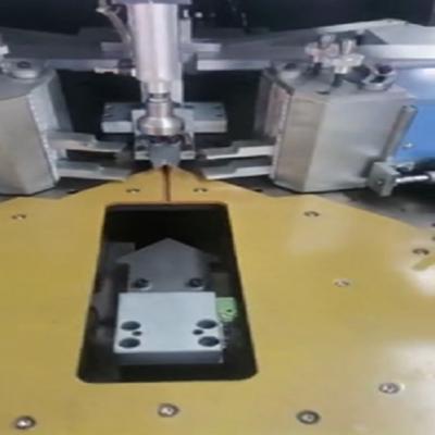 中国 CNC アルミニウム 窓のコーナークリッパー 2 X 5 T ~ 2 X 10 T 強度 販売のため