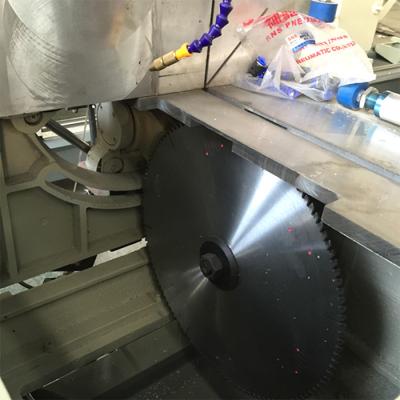Cina Macchine per il taglio a CNC di profili in alluminio in vendita