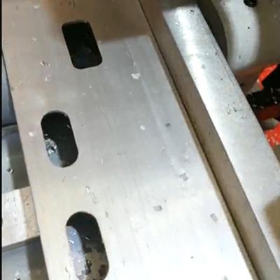 Cina 11200r/Min Macchina per porte e finestre in PVC Macchina per router di copia in alluminio con buco di blocco in vendita