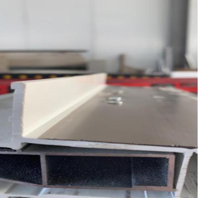 Cina Macchina di fissaggio a vite CNC per finestre e porte in PVC in vendita