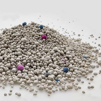 China Premium Clumping Bentonite Cat Litter with Strong Odor Control and Low Dust Formula for sale