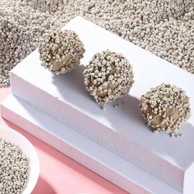 China Eco-Friendly Advanced Dust-Free Bentonite Cat Litter with Strong Clumping Ability and Excellent Odor Elimination for sale