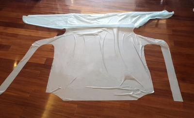 China CPE GOWN, PLASTIC MEDICAL DISPOSABLE APRONS FOR DOCTOR, BIOHAZARD APRON, SURGICAL APRON, LOGO CUSTOMIZED EXAM APRON for sale