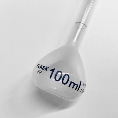 China 100 ml Plastic Laboratory Volumetric Measuring Flasks met Snap Caps Measuring Flask Hittebestendige voor laboratorium Te koop