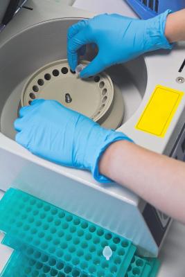 China EO Steriele 1,5 ml Polypropyleen gegradueerde microcentrifugebuizen met snap cap Duurzame microcentrifuge laboratoriumbuizen Te koop