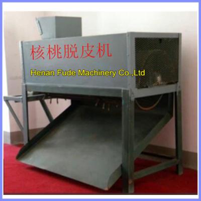 China Green walnut sheller, fresh walnut shelling machine for sale