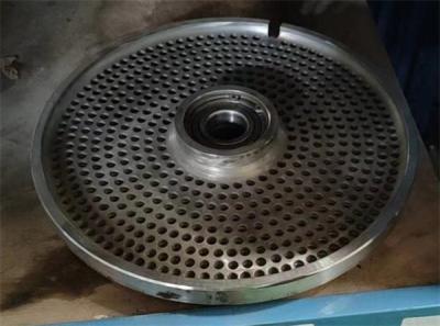 China dry chilli crushing machine, dry pepper crusher, dry chilli milling machine for sale