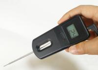 China Handheld Bluetooth Barbecue Thermometer / Wireless Meat Thermometer For Grilling for sale