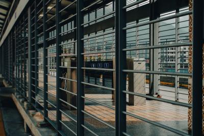 China Public Station Horizontal Bar Aluminum Fence Railing For Transit Site Safety Enclosure for sale