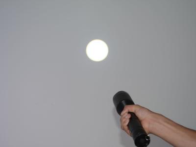 Cina Torcia elettrica uniforme regolabile della luce di lunghezza focale LED di M035 BTSD-V (10W) in vendita