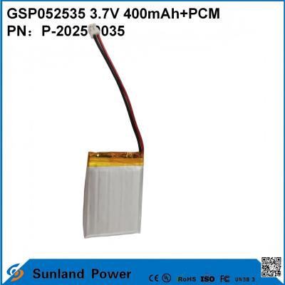 Китай GSP052535 3.7V 400mAh + PCM батарея используется в компактных двухсторонних радиоприемниках, звукозаписывающих устройствах, мини GPS-трекерах, умных ручках и аналогичных устройствах продается
