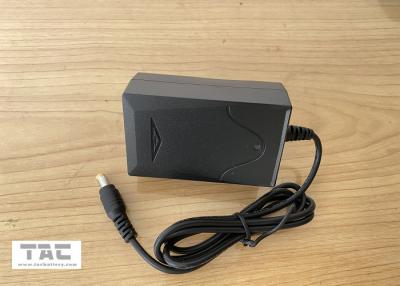 China color portátil L78x W30x H42mm del negro de los cargadores de batería 12.6V 2A en venta