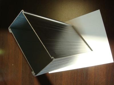 Cina La batteria solare solare LiFePO4 30Ah dell'iluminazione pubblica 12V 24V impermeabilizza lo scarico standard in vendita