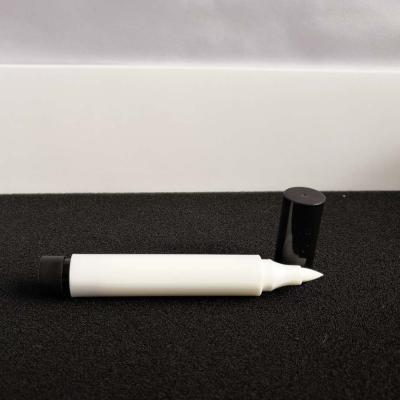 China Verschillende stijlen ABS Zwart Eyeliner Potlood Met Vezel Tip Gemakkelijk Gebruik OEM Te koop