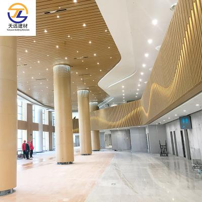 Cina Barricata in alluminio impermeabile 3d Legno grano a fiocco rivestimento di parete in alluminio esterno in vendita