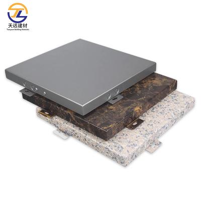 Cina 600 x 600 mm di alluminio per pareti di cortina a forma di C in vendita