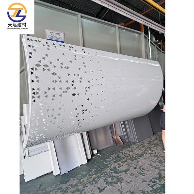 Cina Modellazione per estrussione Formare rivestimento in alluminio PVDF in forma di C pannelli acustici in alluminio perforati in vendita