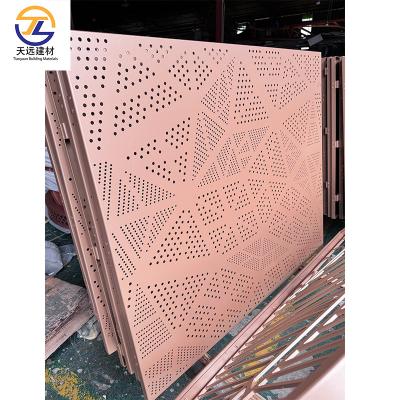 Cina Modellazione per estrussione Formare rivestimento in alluminio PVDF in forma di C pannelli acustici in alluminio perforati in vendita