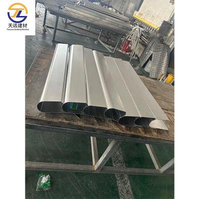 Tavolo a strisce di alluminio personalizzato, pannelli murali in alluminio a forma di C, interni, esterni