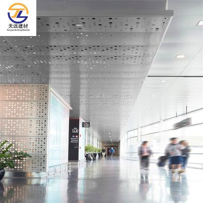 Cina Parete cortina in alluminio personalizzato per soffitto di edifici per uffici con diverse opzioni di perforazione in vendita