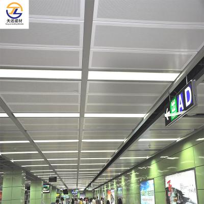 Cina Decorazione interna soffitto in lega di alluminio rivestito in polvere a prova di fuoco e insonorizzato in vendita