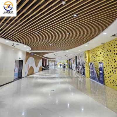 Cina Decorazione del soffitto in alluminio a sospensione lineare a tubo quadrato metallo ignifugo in vendita
