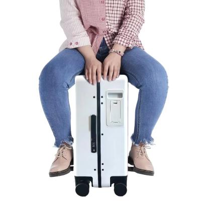 Cina Bagaglio a mano trolley intelligente alla moda per viaggi, segue automaticamente il viaggiatore, resistente, con serratura TSA in vendita