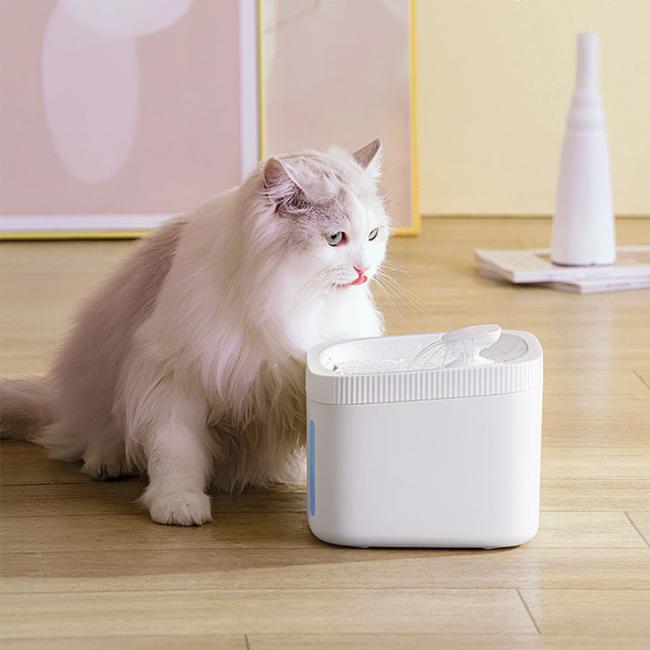 High Quality Pet Drinking Fountain Water Dispenser Love Water Feeder Wireless Smart Automatic Water Fountain for Cats and Dogs