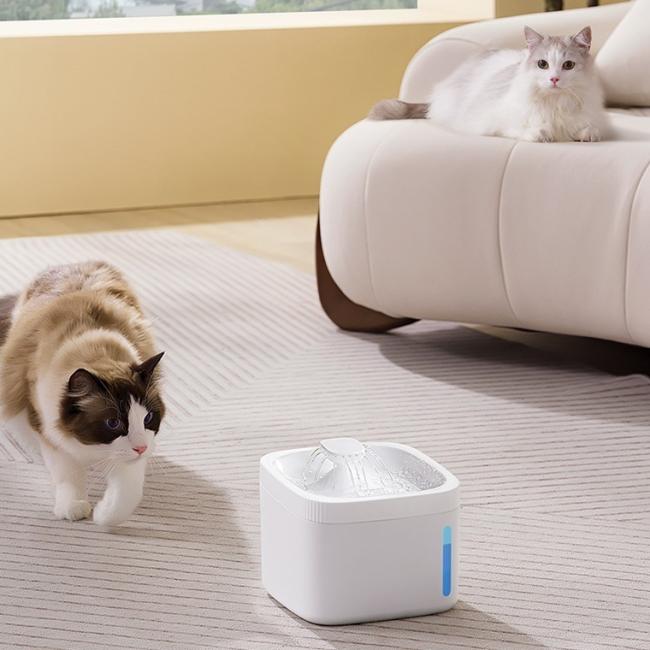 High Quality Pet Drinking Fountain Water Dispenser Love Water Feeder Wireless Smart Automatic Water Fountain for Cats and Dogs