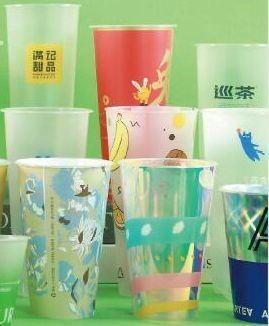 China 700ml Injection Plastic Drinking Cup with Lid 89*178*56mm 25g Convenient and Practical for sale
