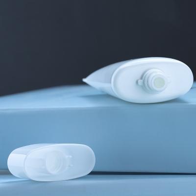 中国 50ml-100g コスメティックホース Bb クリームホース プラスチックPE顔クリーナーチューブ カラーパッケージング 販売のため