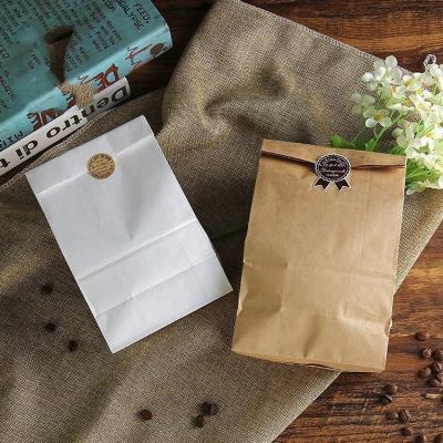 Cina Bottom Quadrato Custom Logo Color Printing Kraft Paper Sacchetto per la spedizione Costo in vendita