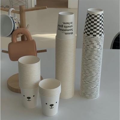 Cina Stampa personalizzata Tazza di carta usa e getta colore personalizzato Pagamento completo senza coperchio in vendita