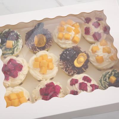 Cina Scatole di cupcake di carta con rivestimento 12 buchi Pacco dimensione 57.00cm * 47.00cm * 37.00cm in vendita