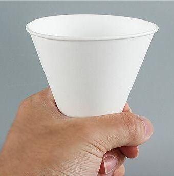 Cina Tazza di carta a cono usa e getta popolare negli aeroporti e negli ospedali con stile semplice in vendita