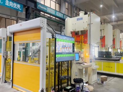 China Short Cycle Time Robotic Metal Stamping Line Heavy Duty Automated Press Line for sale