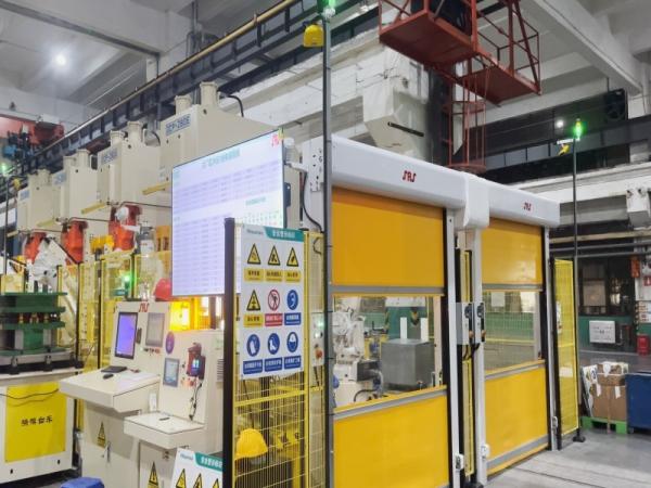 Quality Compact Aerospace Tandem Stamping Press Line Efficiency Boost Low Maintenance for sale