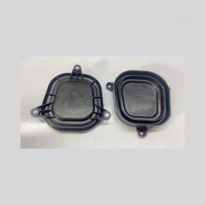 China High Quality Car Headlight Cover 2016-2019 OEM Round Headlight Sealing Dust Cover for Audi A4LB9 for sale