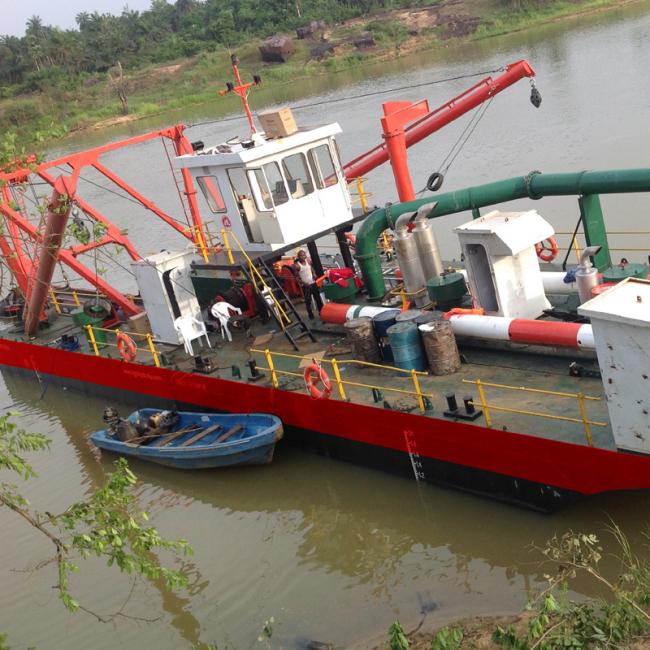 JMD450 dredger ship in operation