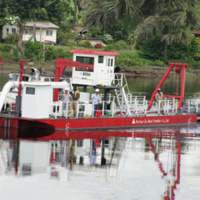 China Portable 16 Inch Cutter Suction Dredger 6-20mm Bottom Plate Thickness for sale
