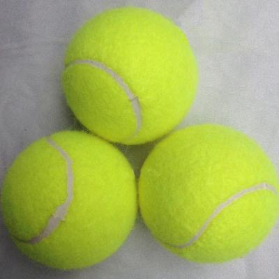 China Pelota de tenis de entrenamiento de 2,5 pulgadas en venta