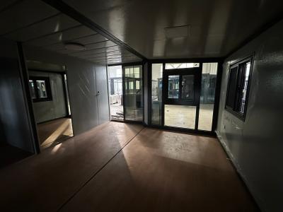 China 40ft Portable Container Expansion House Insulated Light Frame Prefab Modular Mobile Home with Contemporary Design Style for sale